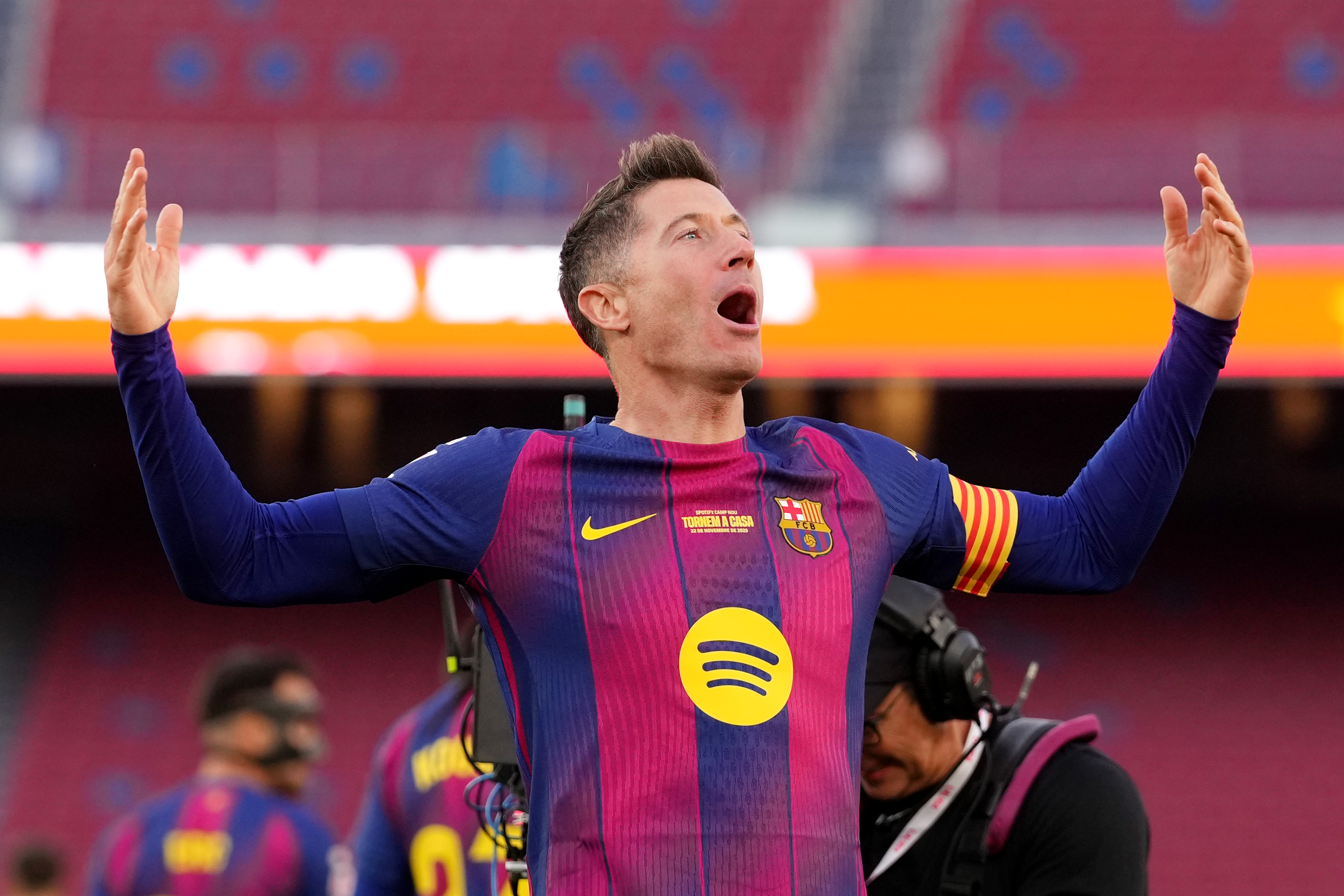 Robert Lewandowski se quedaría en el FC Barcelona el resto de la ...